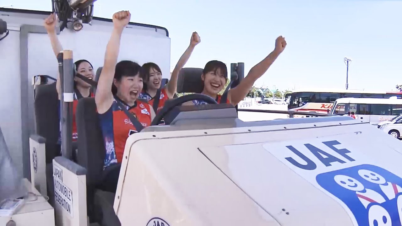 三重の交通事故死者数35人 女子バレーボールチームのメンバーが事故防止呼びかけ - YouTube