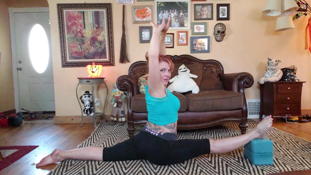 Mom's Tries Over splits - YouTube