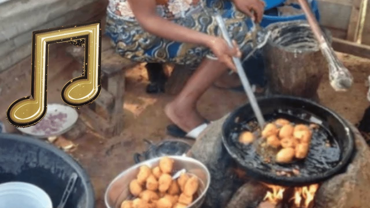 Taló Ń Pe Ìyá Alákàrà Ṣeré? | Yoruba Folksong (Orin Ìbílẹ̀) for Food ...