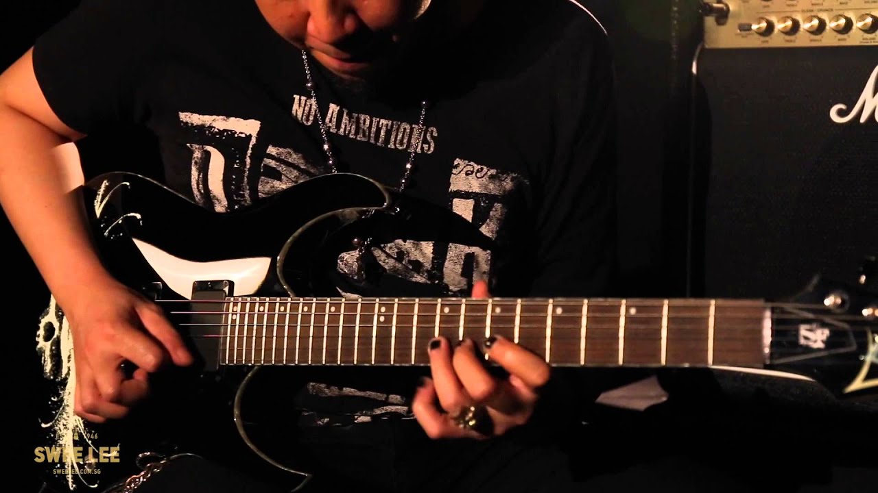 Quick Riffs: Ibanez Matt Bachand Signature - YouTube