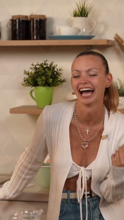 ХОДЯТ СЛУХИ ЧТО МЫ ЕЩЁ ЖДЕМ😂 ролик на канале Аня Ищук аняищук