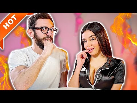 MARTINA SMERALDI FA UNA SEG🅰️ 🪚 A XMURRY CON IL BRACCIO SOTTO AL TAVOLO!!