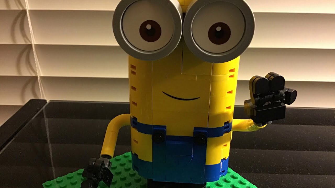 Let's build that Lego robot minion Kevin under 2 mins. stop motion ...