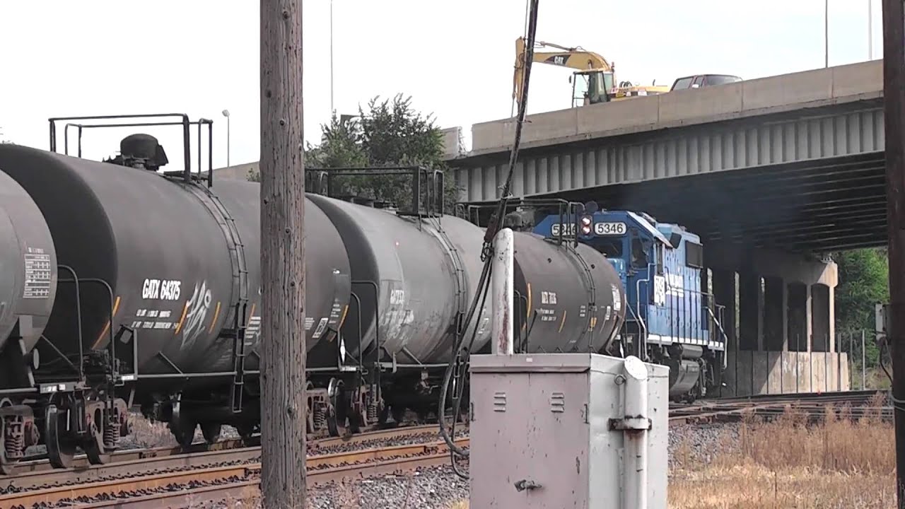 Conrail local thru Delray Junction in Detroit. Sept 27 2010 - YouTube