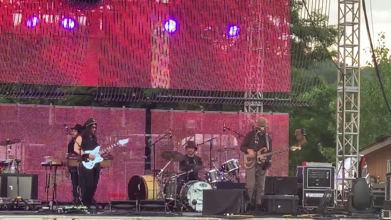 Claypool Lennon Delirium - In the Court of the Crimson King - YouTube