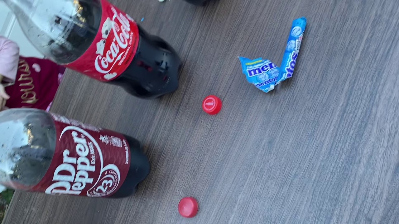Soda and Mentos Science Experiment - YouTube