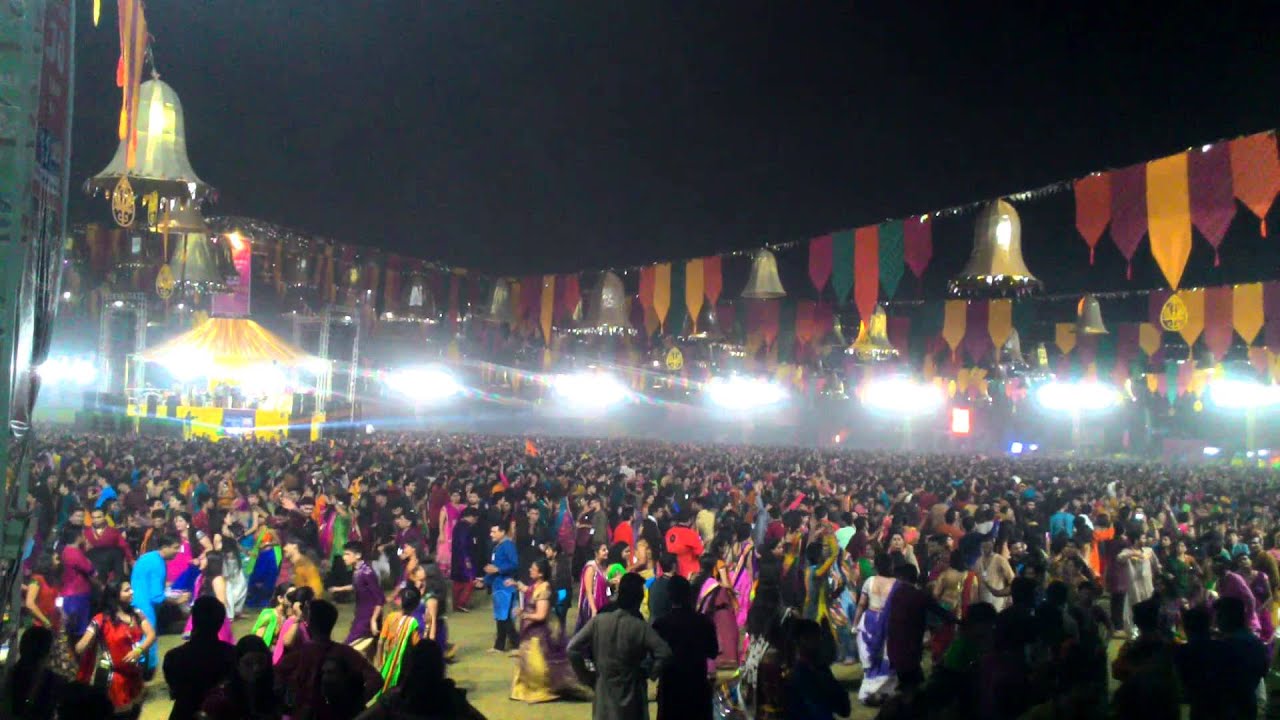 ‎United Way of Baroda Garba Mahostav 2015‬ Day 1 - YouTube