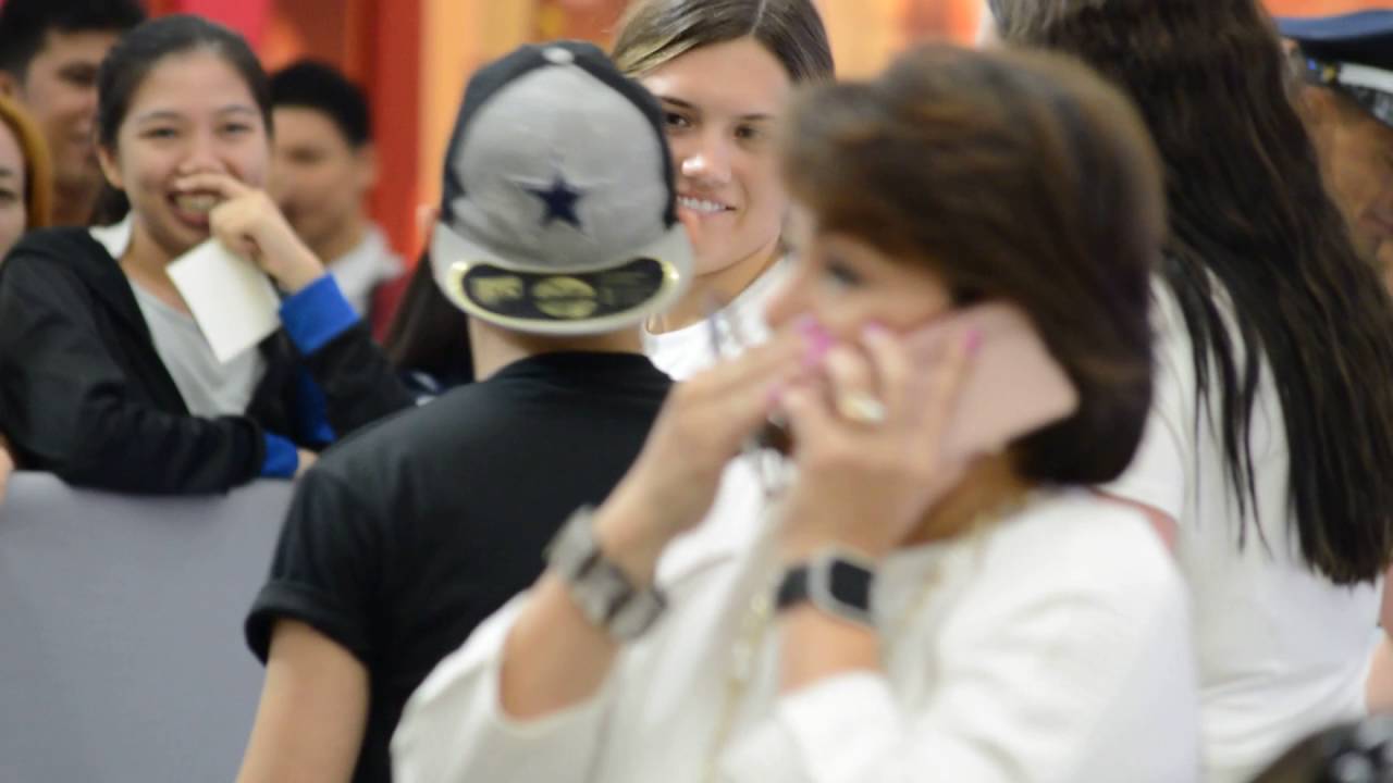 Hey Joe show tour 2016 Family Presentation - YouTube