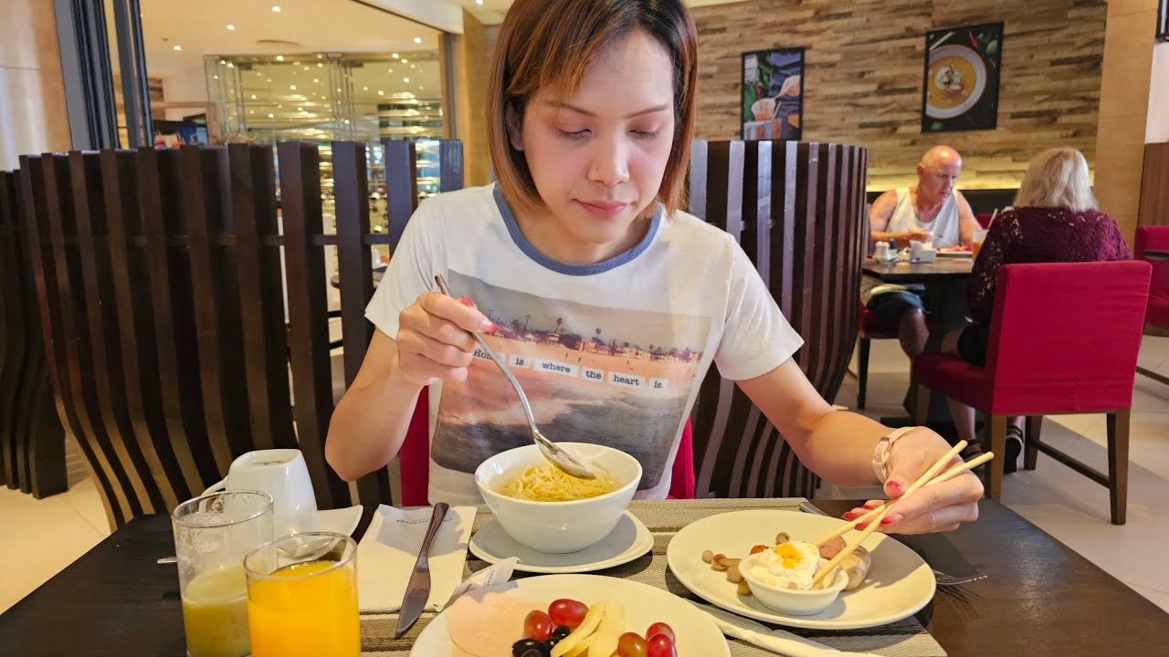 hotel grand Mercure Phuket Patong breakfast buffet - YouTube