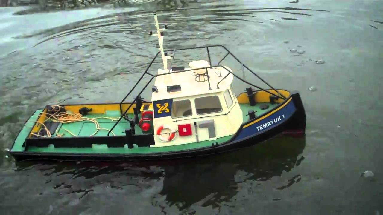RADIO CONTROLLED PUSHY CAT TUG, DAMEN STAN TUG, USING FLIP VIDEO - YouTube