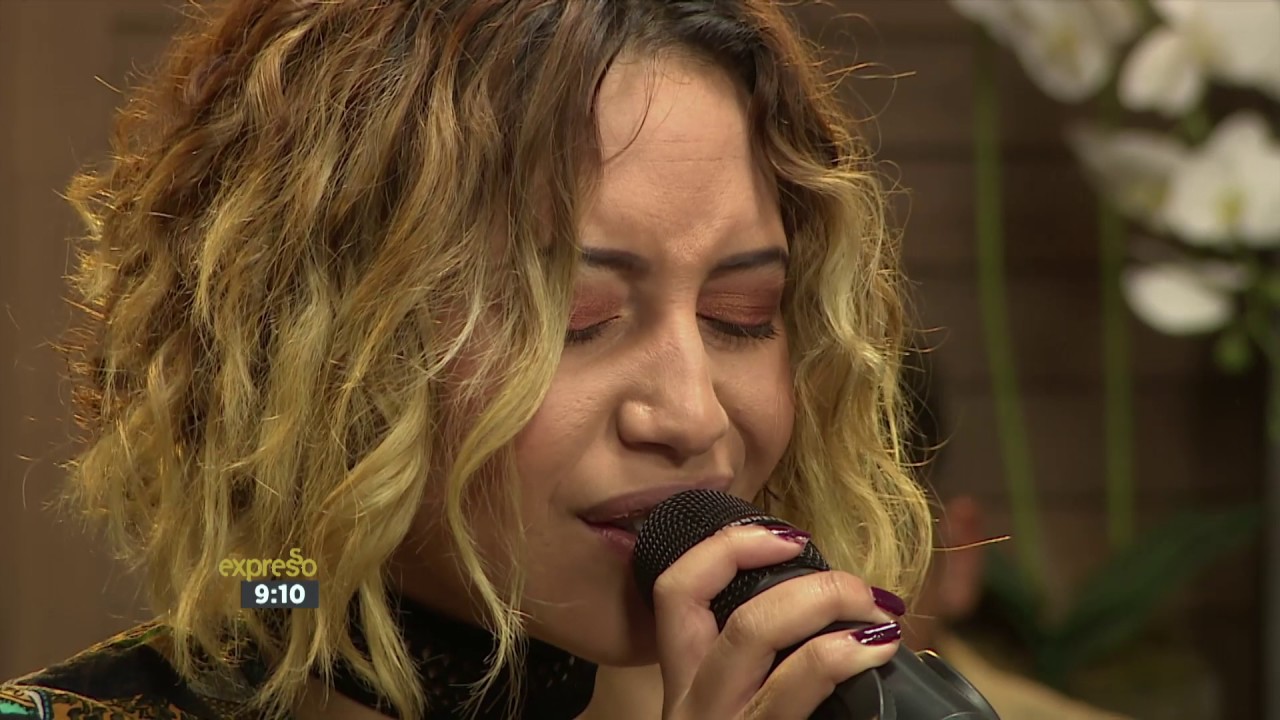 Rowlene performs 'At Last' - YouTube