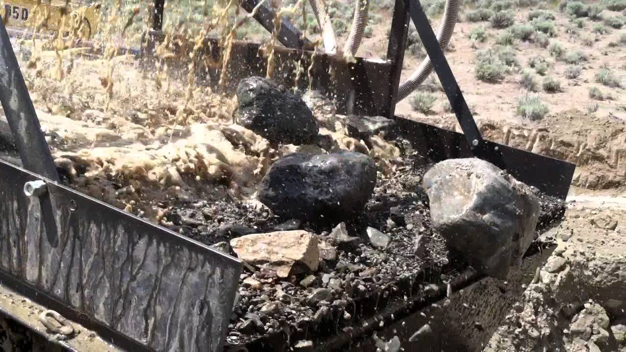 Gold mining wash plant - YouTube