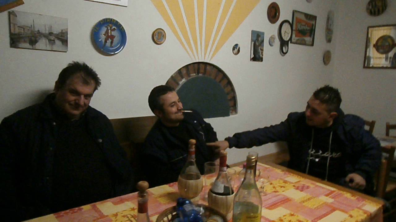 video diverteni ubriachi all'osteria da sergio - YouTube