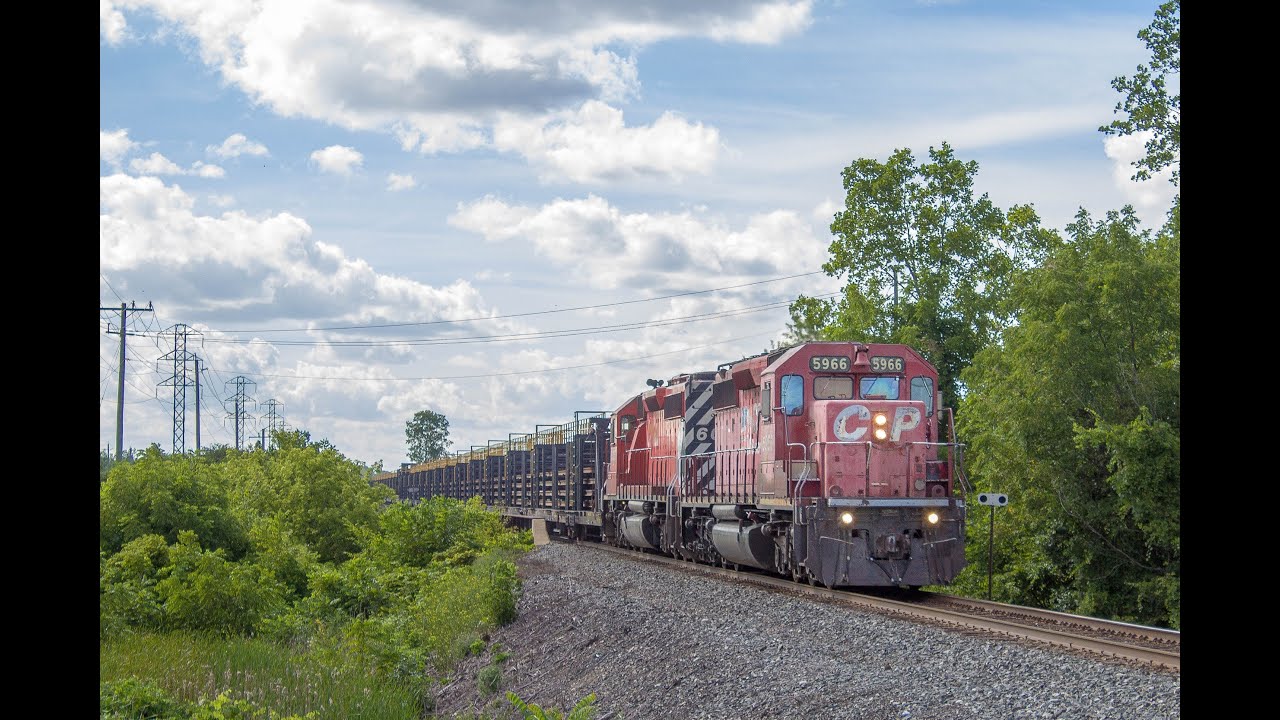 CWR W/ Dual Flags SD40-2! Via 78 First Run Since March W/ Hornshow ...