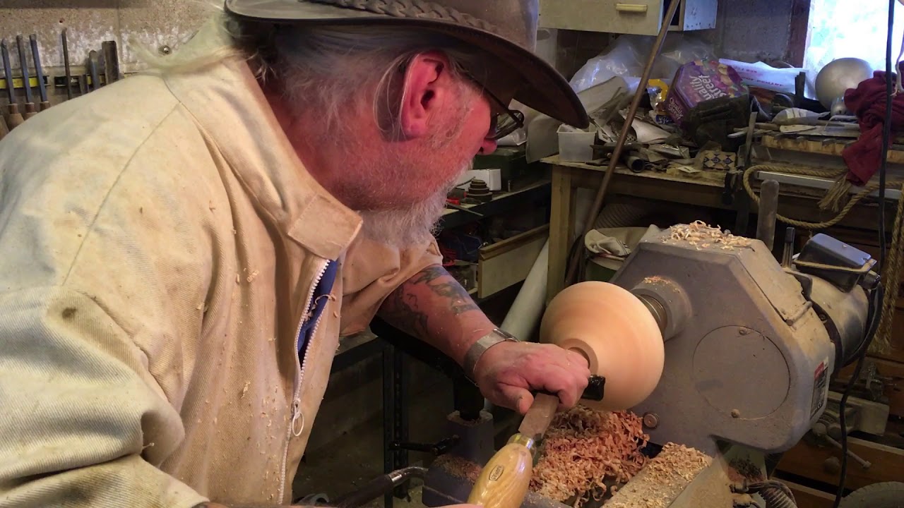 wood turned Burr Ash Hollow - YouTube