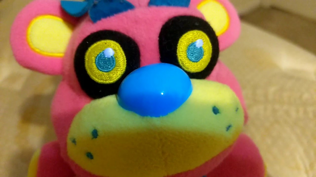 Pink blacklight Freddy's update - YouTube