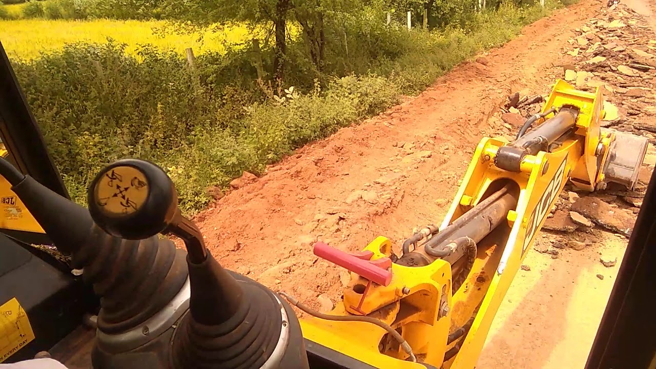 Small JCB For Kids at Amazon // Small JCB For Jcb operating two JCB ...