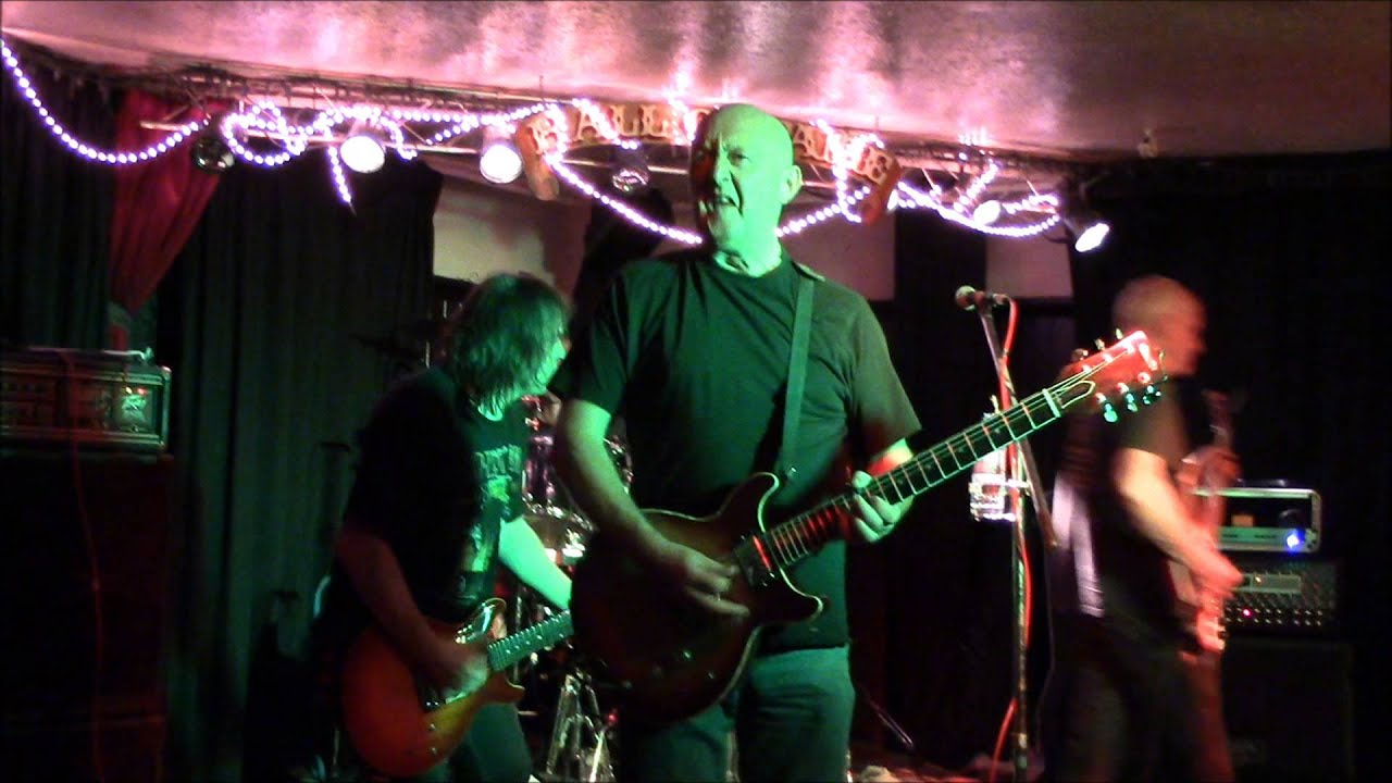 Canon Legria HF R56 test- low light/high noise. Razorbach Gig 2014 ...