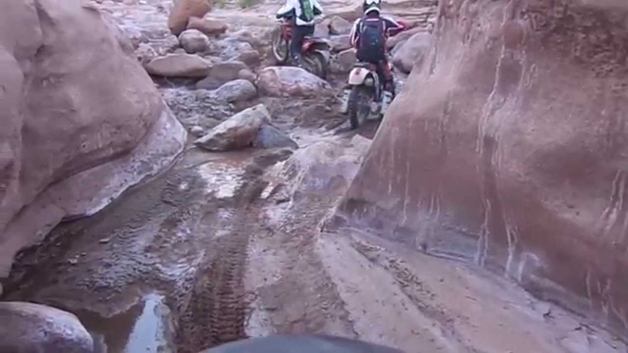 Camino Por el rio - YouTube