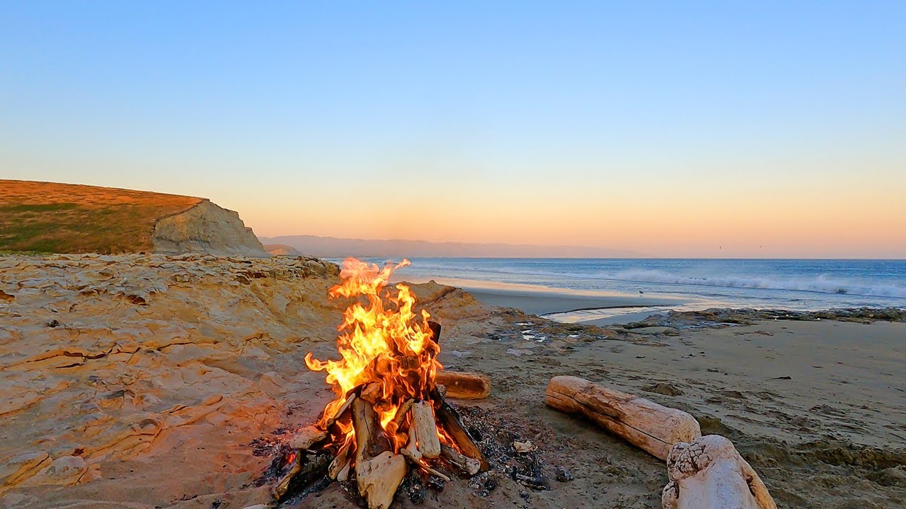 Beach Bonfire at Sunset: Relaxing Ambience For a Cozy Autumn Evening ...