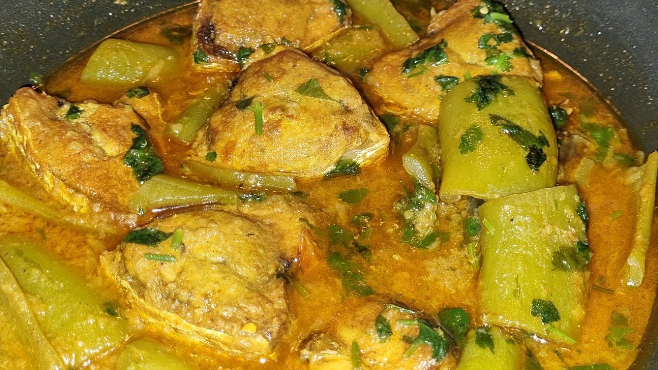 Ileesh Maas & fresh Chichinga | Fish curry with snake gourd from my ...