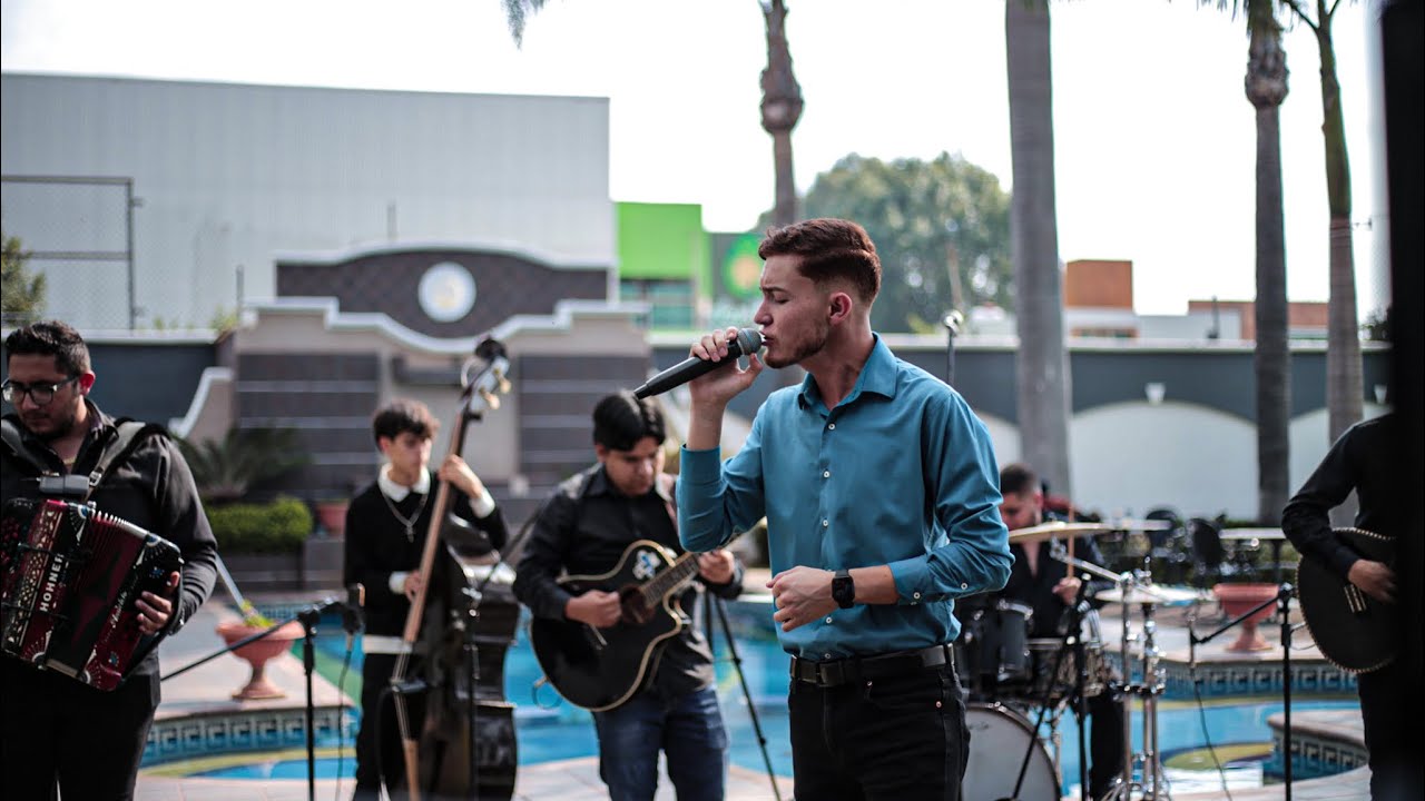 Quien Es Quien - Chris Chavez y su Nueva Ruta (en vivo) - YouTube