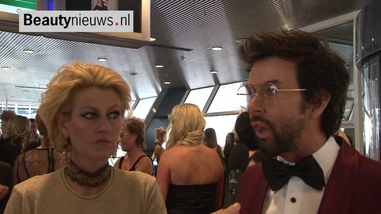 Galakapsels bij de Coiffure Award 2012 - YouTube