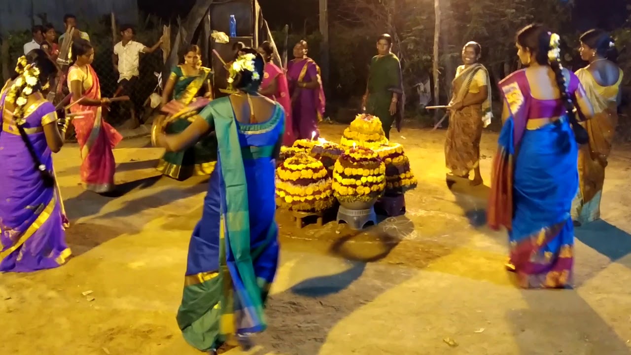 Malle chettu kindikelli madhano navayari song | sundarshala bathukamma ...