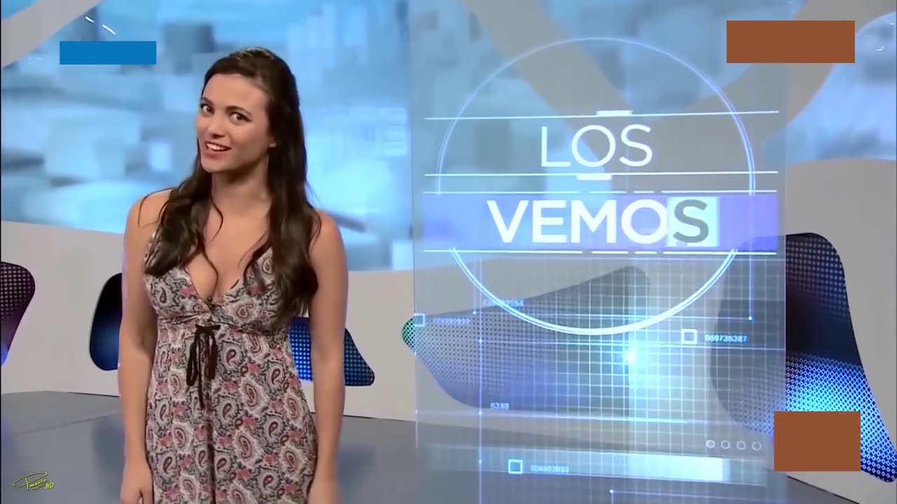 Elisa Mouliaa | Escote | Guapisima - YouTube