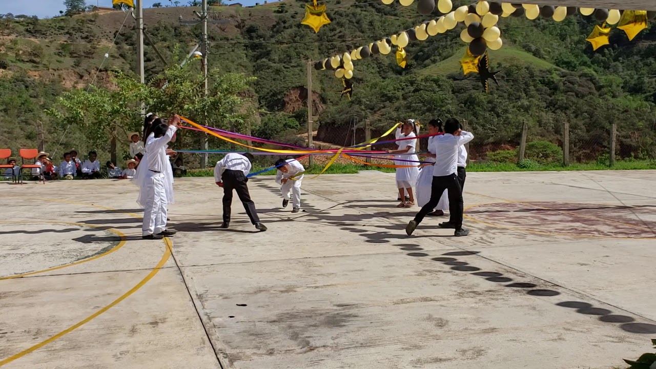 Bailable "Los listones" xochipitzahualt - YouTube