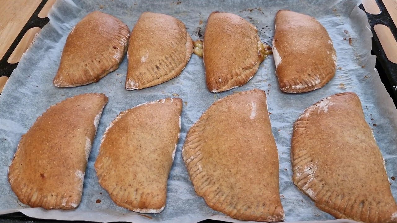 Empanadas! Wholewheat Cheese-Mushrooms Patties | Calzone! - YouTube