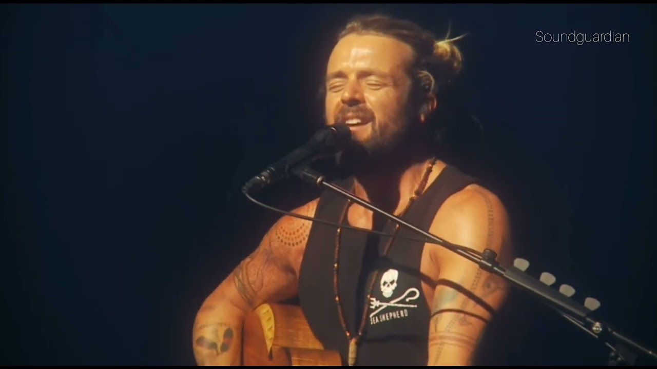 Xavier Rudd - Spirit bird (live at Belgium 2018) - YouTube