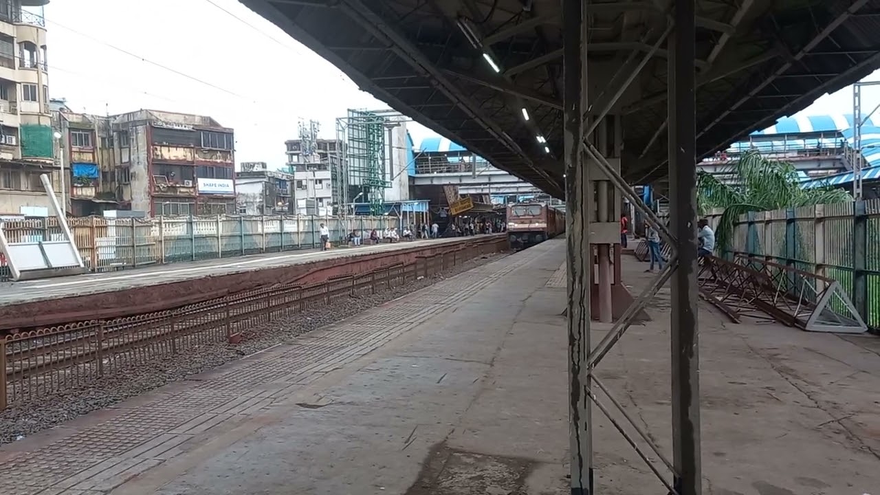 12921 flying rani express skipping bhayander station speedily - YouTube