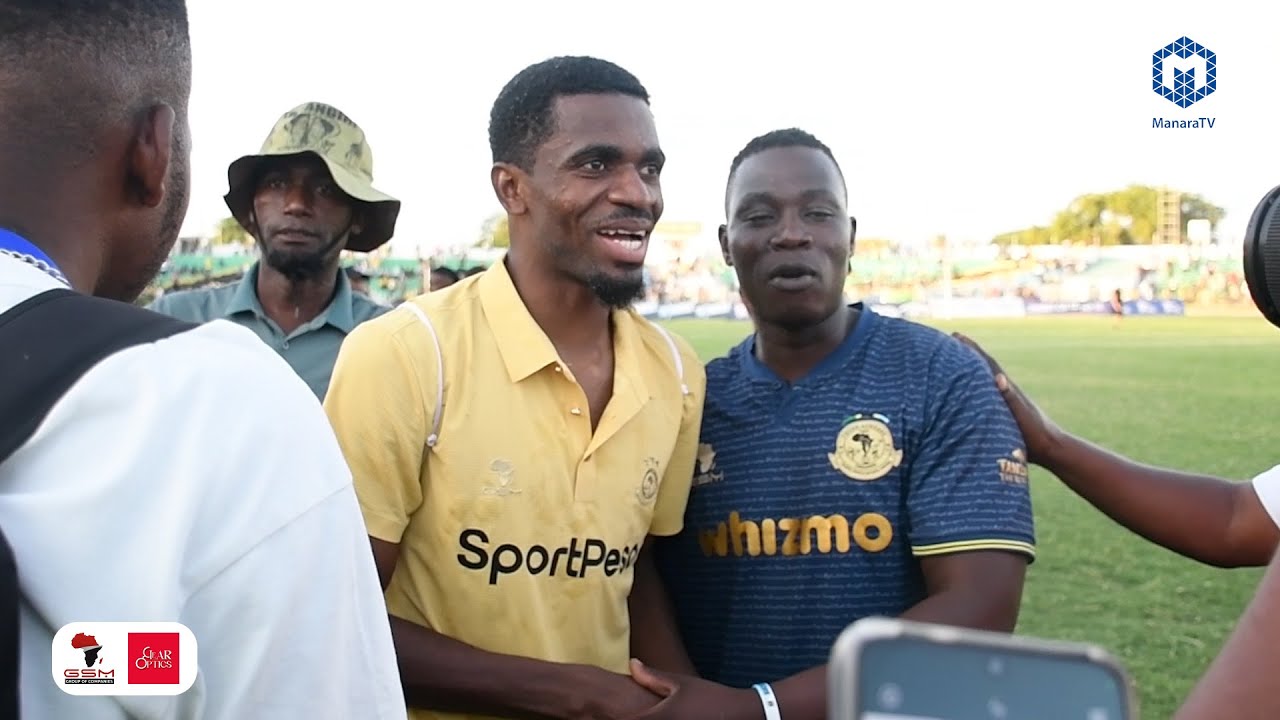 BEKI WA YANGA IBRAHIM BACCA APEWA ZAWADI YA KUKU NA SHABIKI WA WANANCHI ...