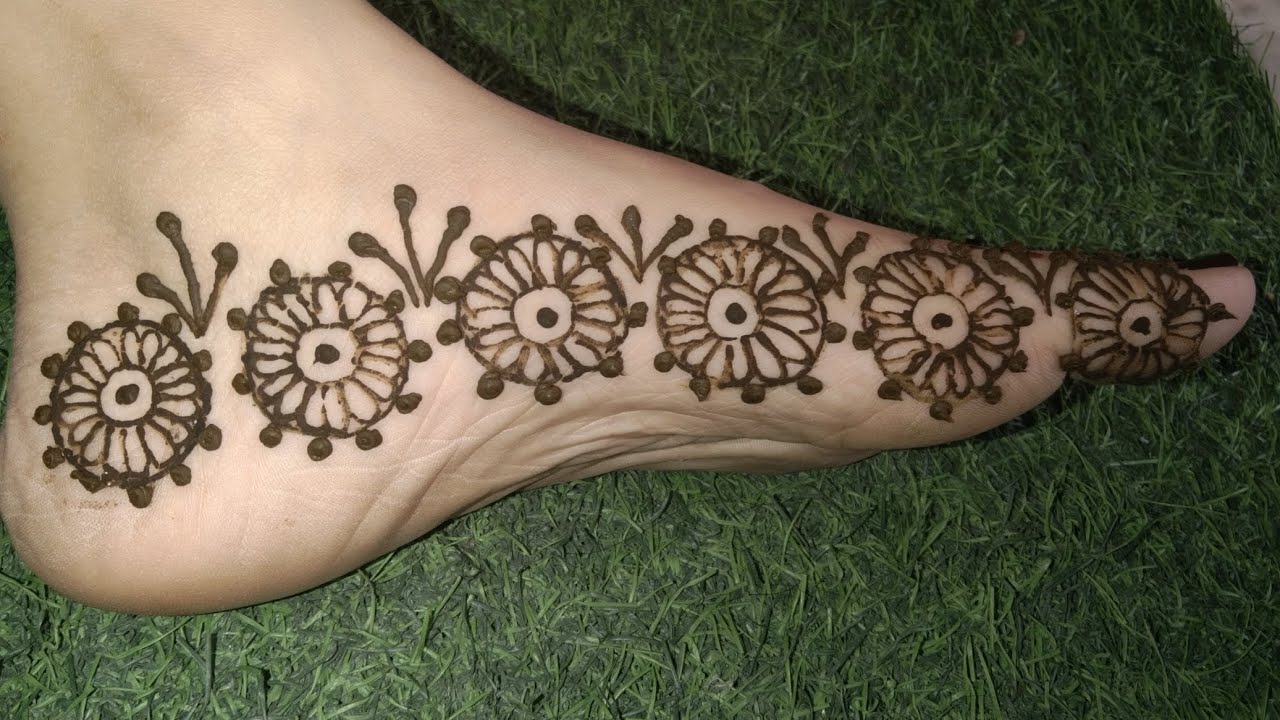 karve chauth feet mehndi design||beautiful pair ki mehndi design| |easy ...