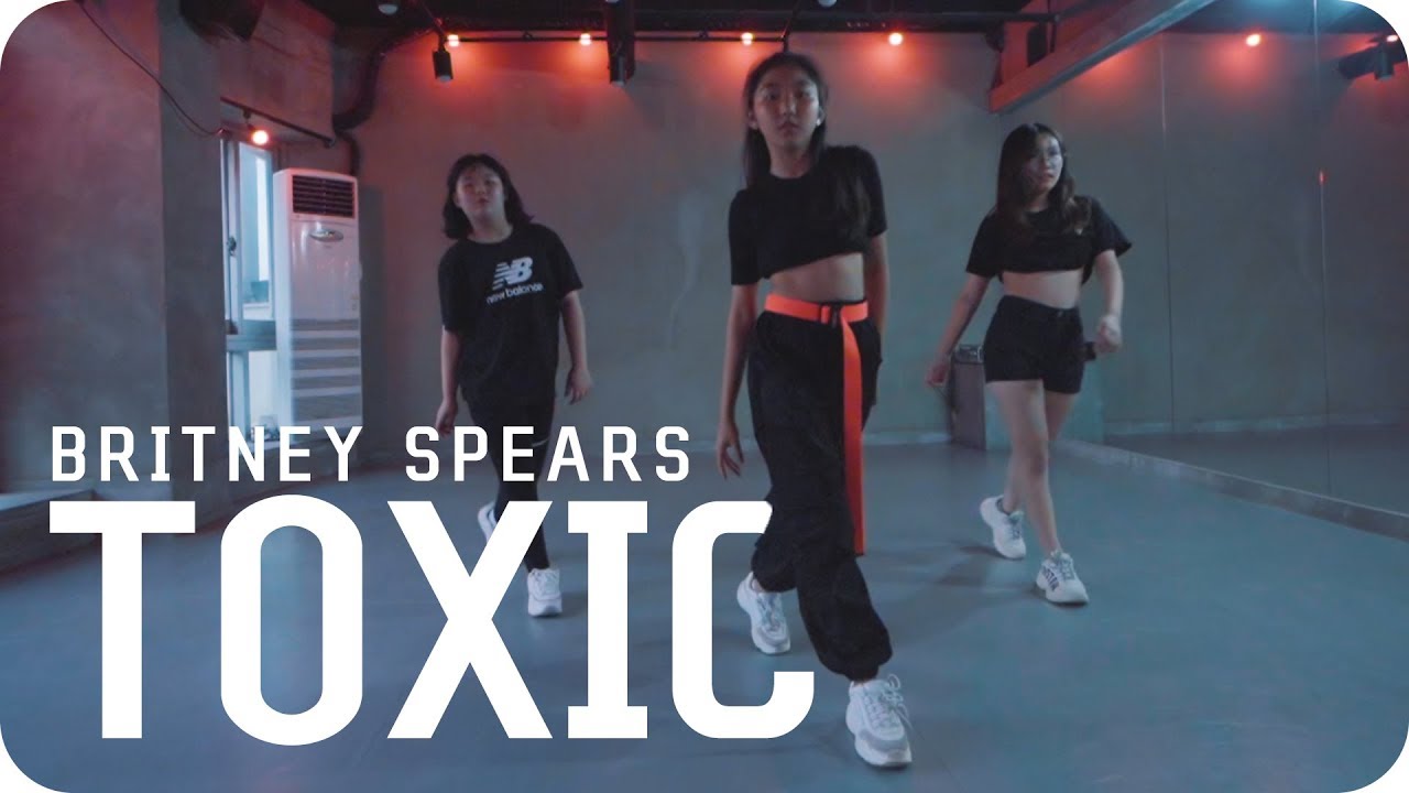 Toxic - Britney Spears / JONGHEE LEE choreography / Dope Dance Studio - YouTube