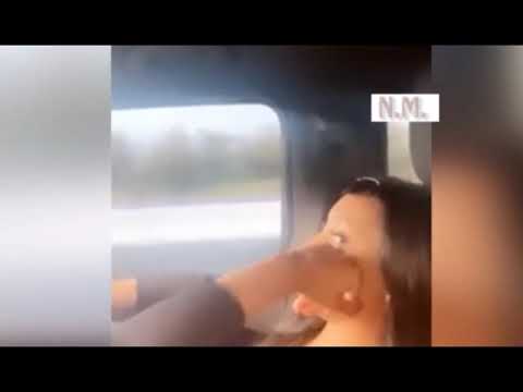 Məşhur futbolçunun xanımı ayağını qaldırıb avtomobil idarə etdi