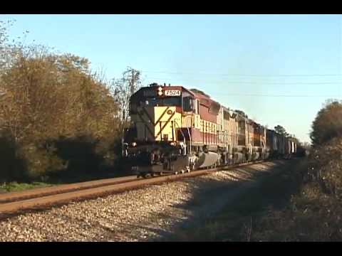 WC SD45 #7524 leads CSX Q592 at Woodland, Georgia - 12/20/01 - YouTube