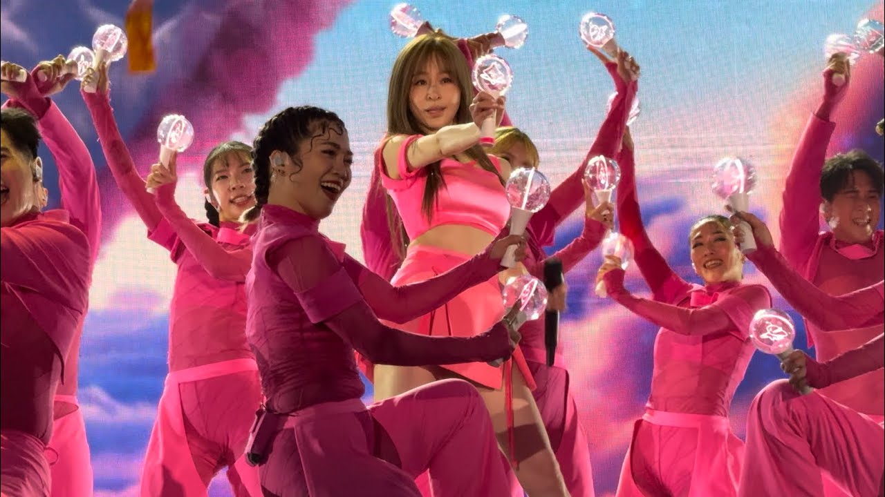 王心凌《彩虹的微笑》2024 Sugar High 演唱會 大連站 - YouTube