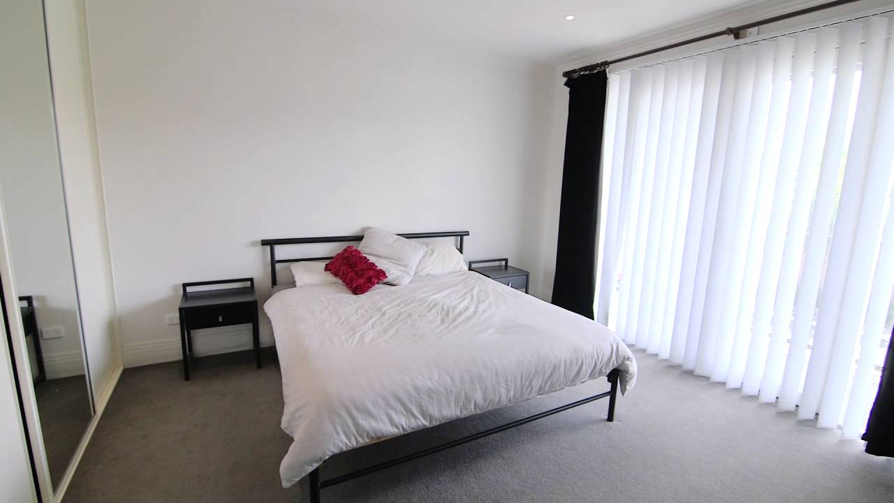 George Psarros Lead Estate Agents - YouTube