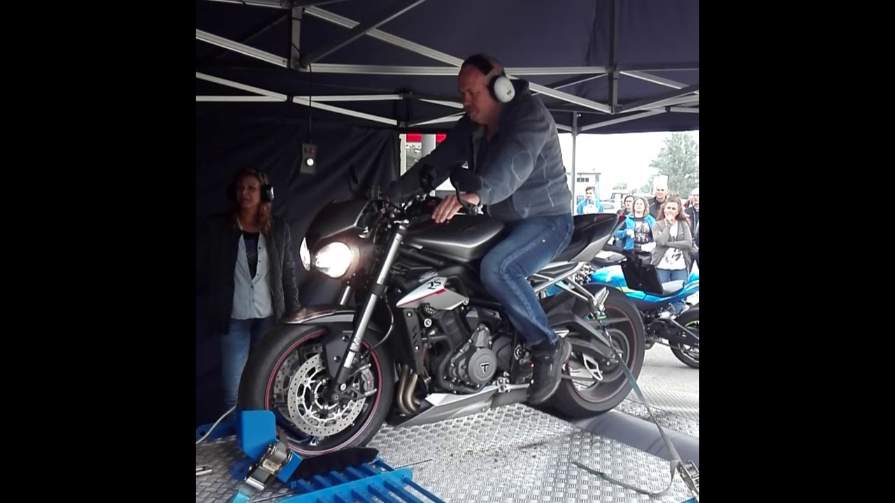 Street Triple 765 RS Dyno 130 HP - YouTube