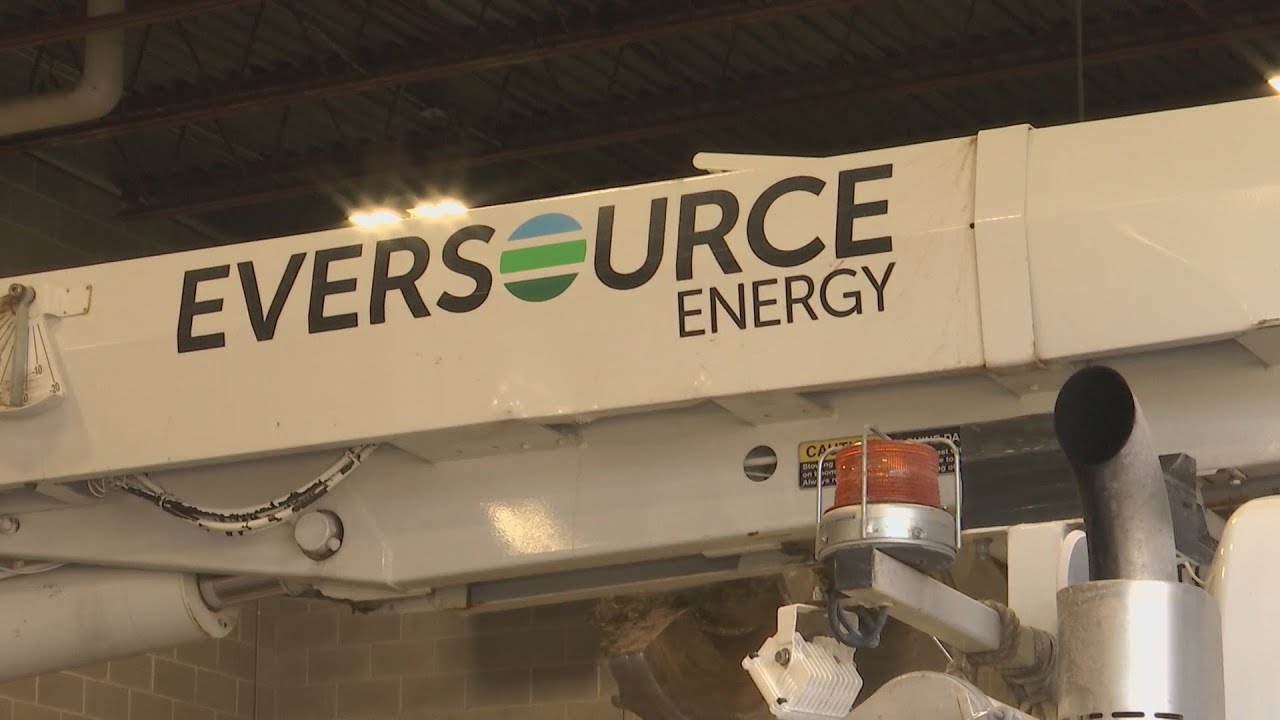 Public hearing on new Eversource gas pipeline - YouTube