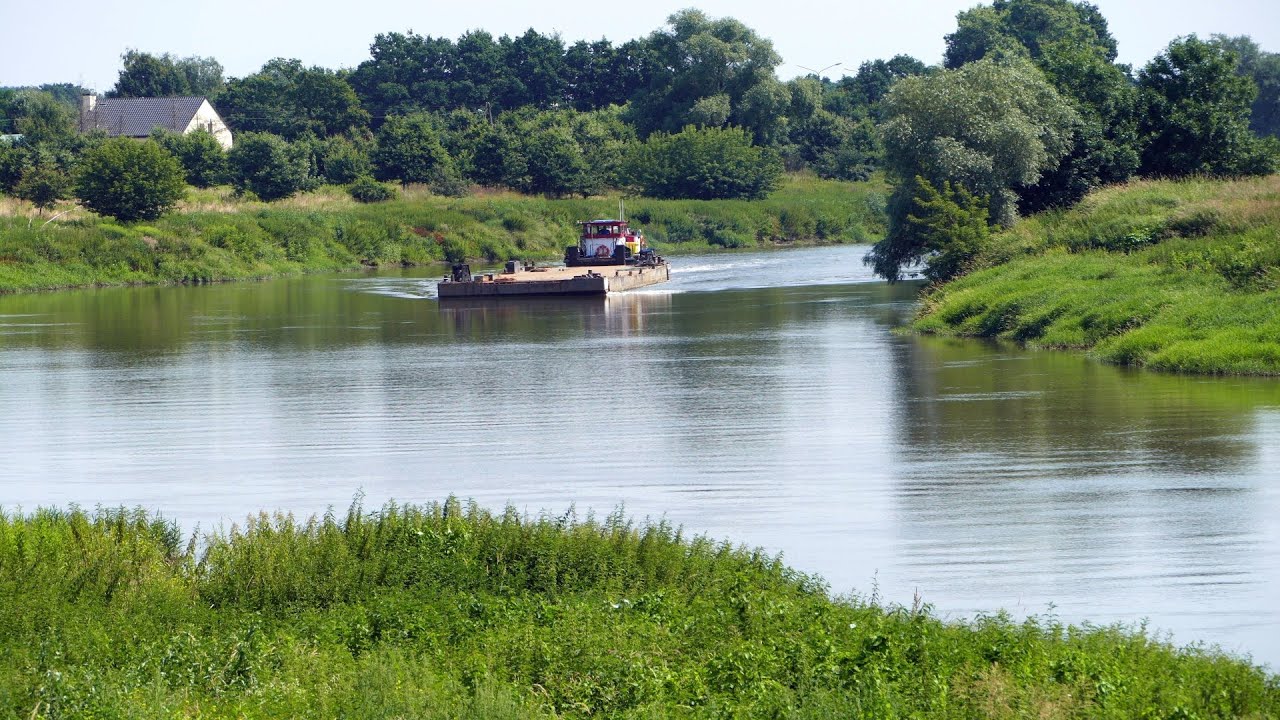 Rzeka Odra w Brzegu Dolnym i barka (4K) - YouTube