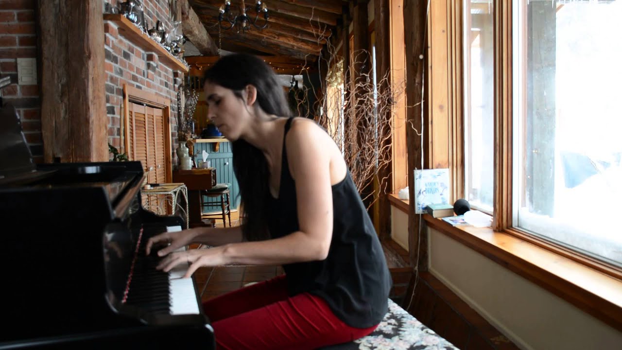 Sarah Spring --What Child is This? (Greensleeves)--Piano Solo - YouTube