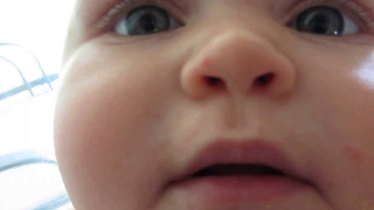 Kiss the camera (18 months) - YouTube