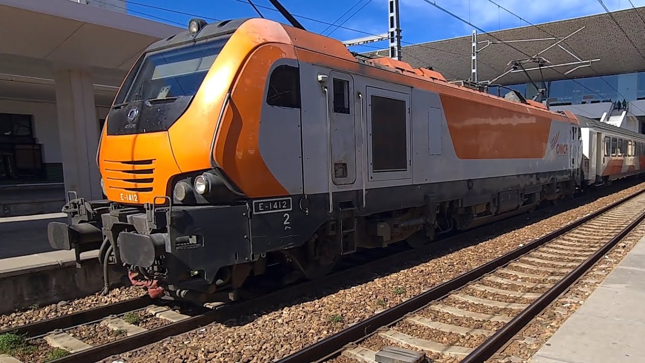 ONCF E-1412 assurant le TL 120 avec une rare composition de 3 + 7 (4k ...