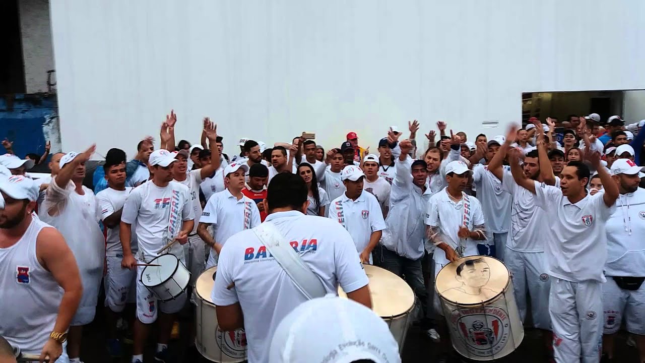 Fúria Independente 28/02/2016 Paraná Clube x Poodle (Bateria Show Corre ...