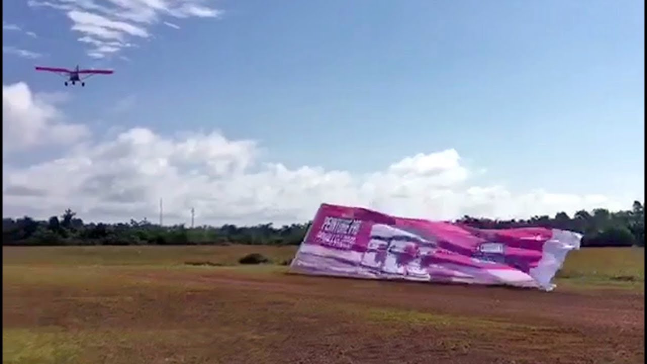 Banner towing with Zenair STOL airplane - YouTube