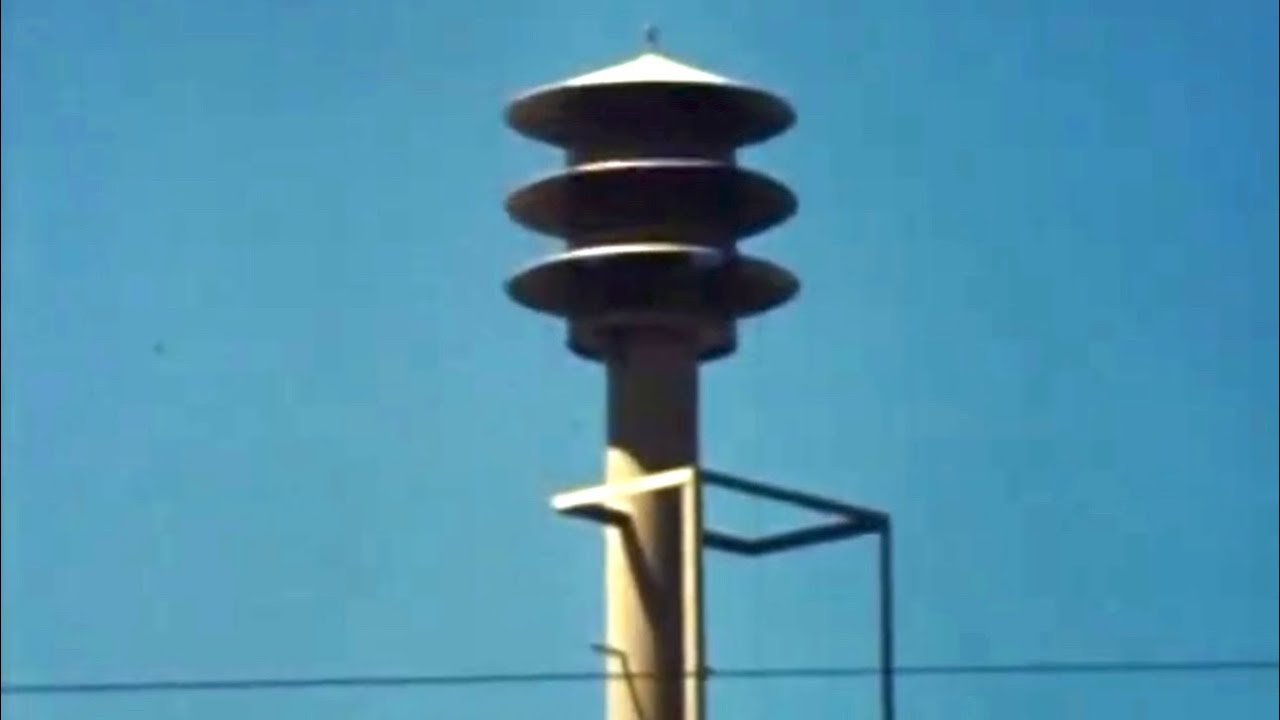 San Diego, CA Scream-Master siren sounding for a Test, 1962. - YouTube