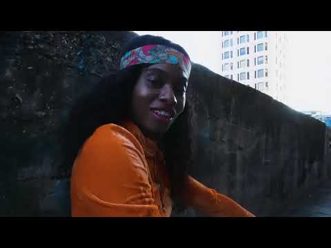 KING BEEZY CROWN ME!! - YouTube